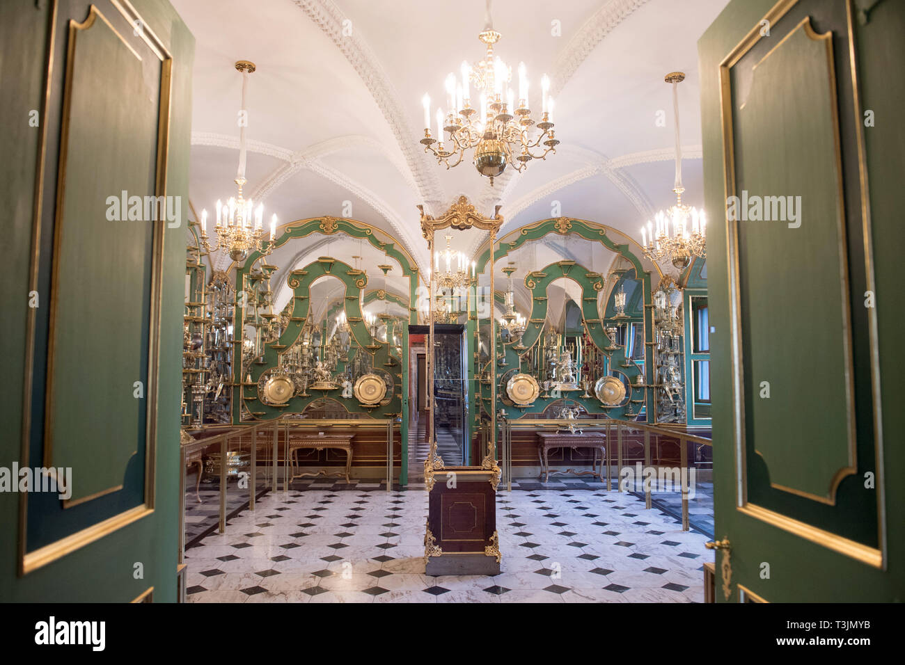 Dresden, Germany. 09th Apr, 2019. The Silver-Gilt Room in the Historic ...