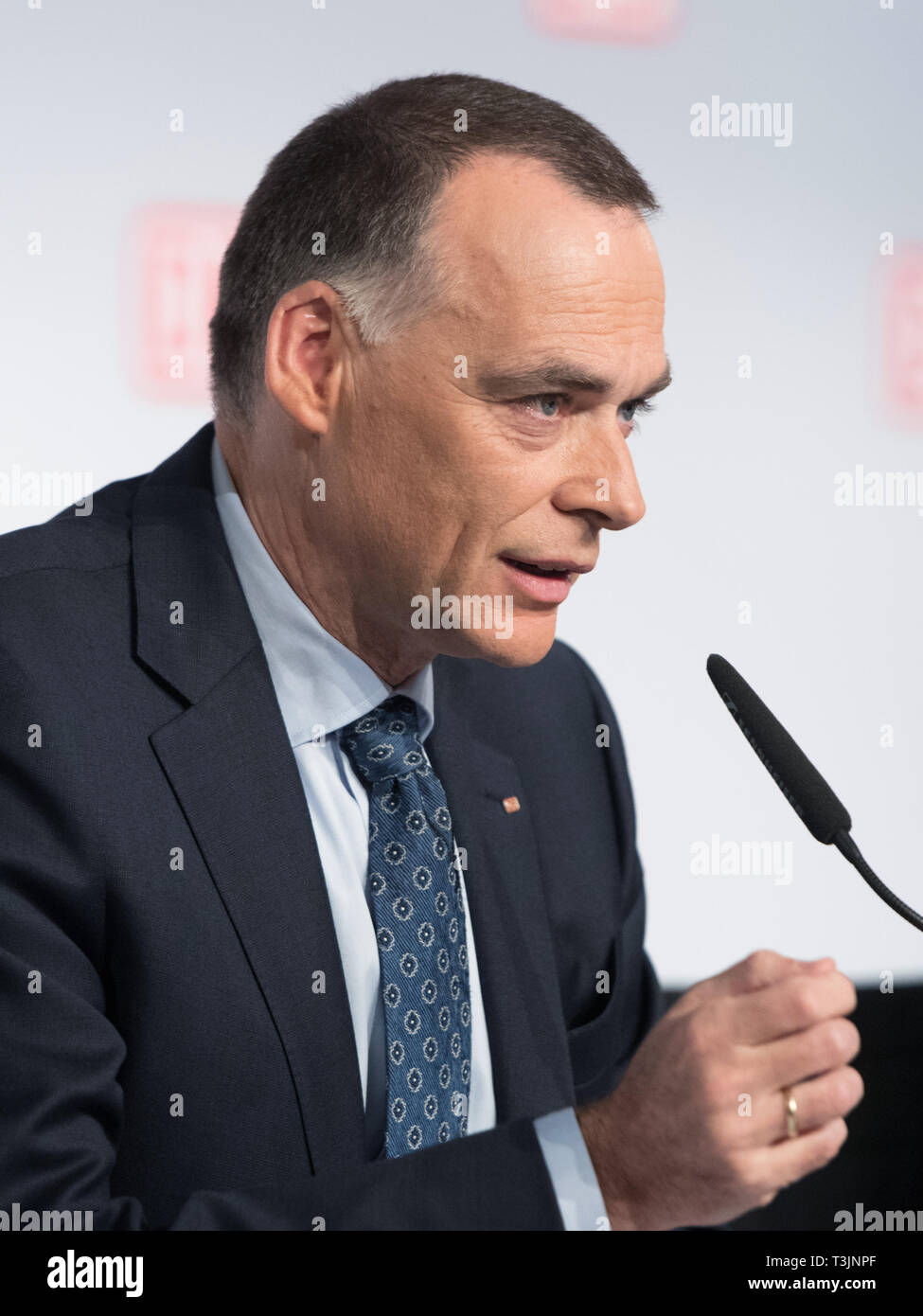 Berthold HUBER (Management of Passenger Transport) Deutsche Bahn AG ...