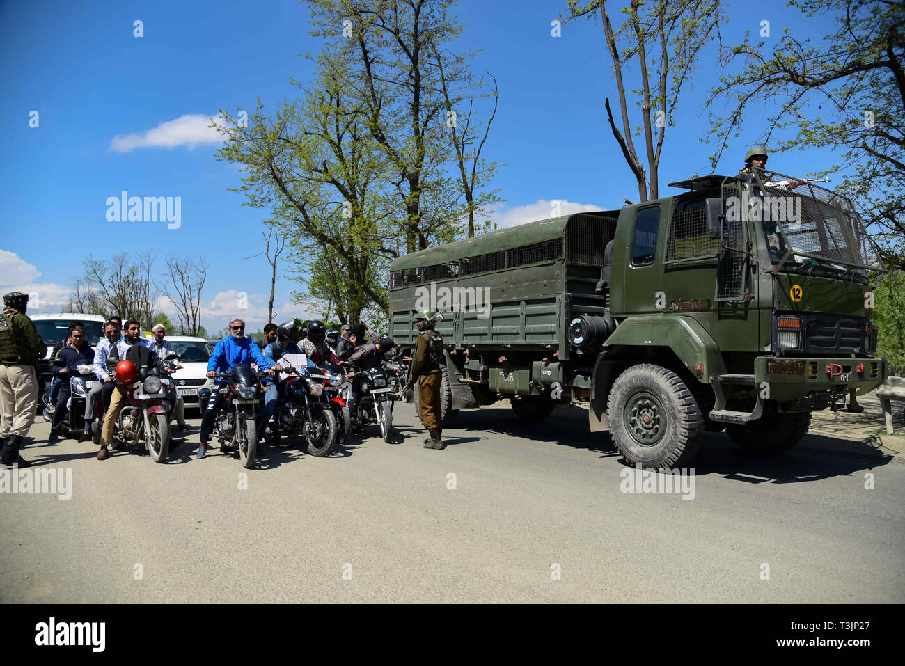Indian army vehicles hi-res stock photography and images - Alamy