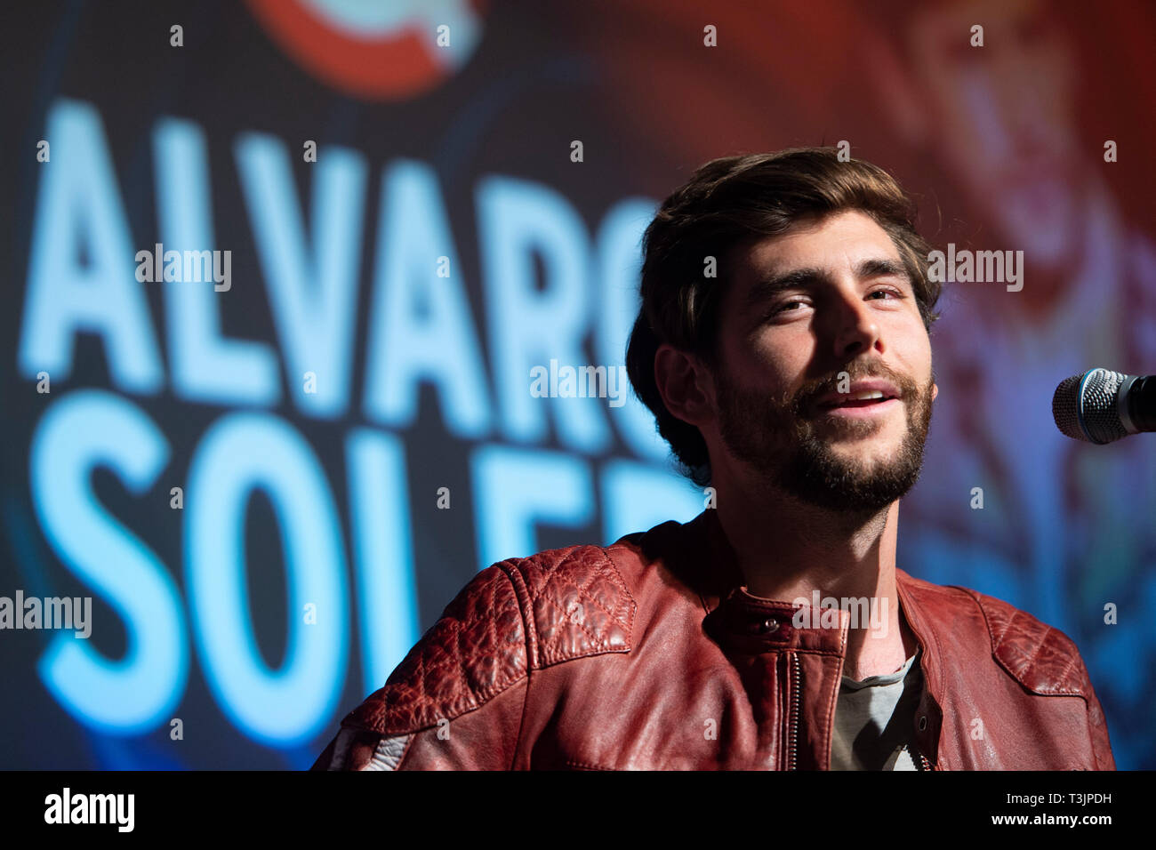 Oberhausen, Deutschland. 09th Apr, 2019. Alvaro SDOLER, Saenger ...