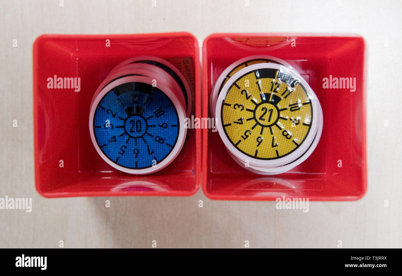 Tuv test badge hi-res stock photography and images - Alamy