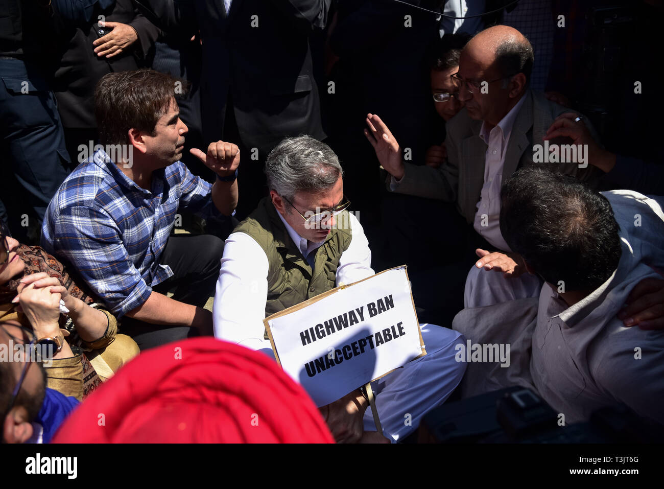 Srinagar, Jammu and Kashmir, India. 10th Apr, 2019. Former Chief ...
