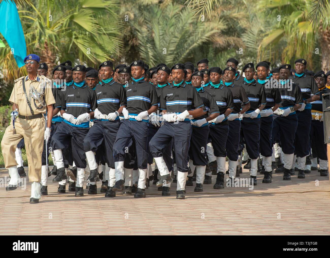 Police officers in dress uniforms hi-res stock photography and images ...
