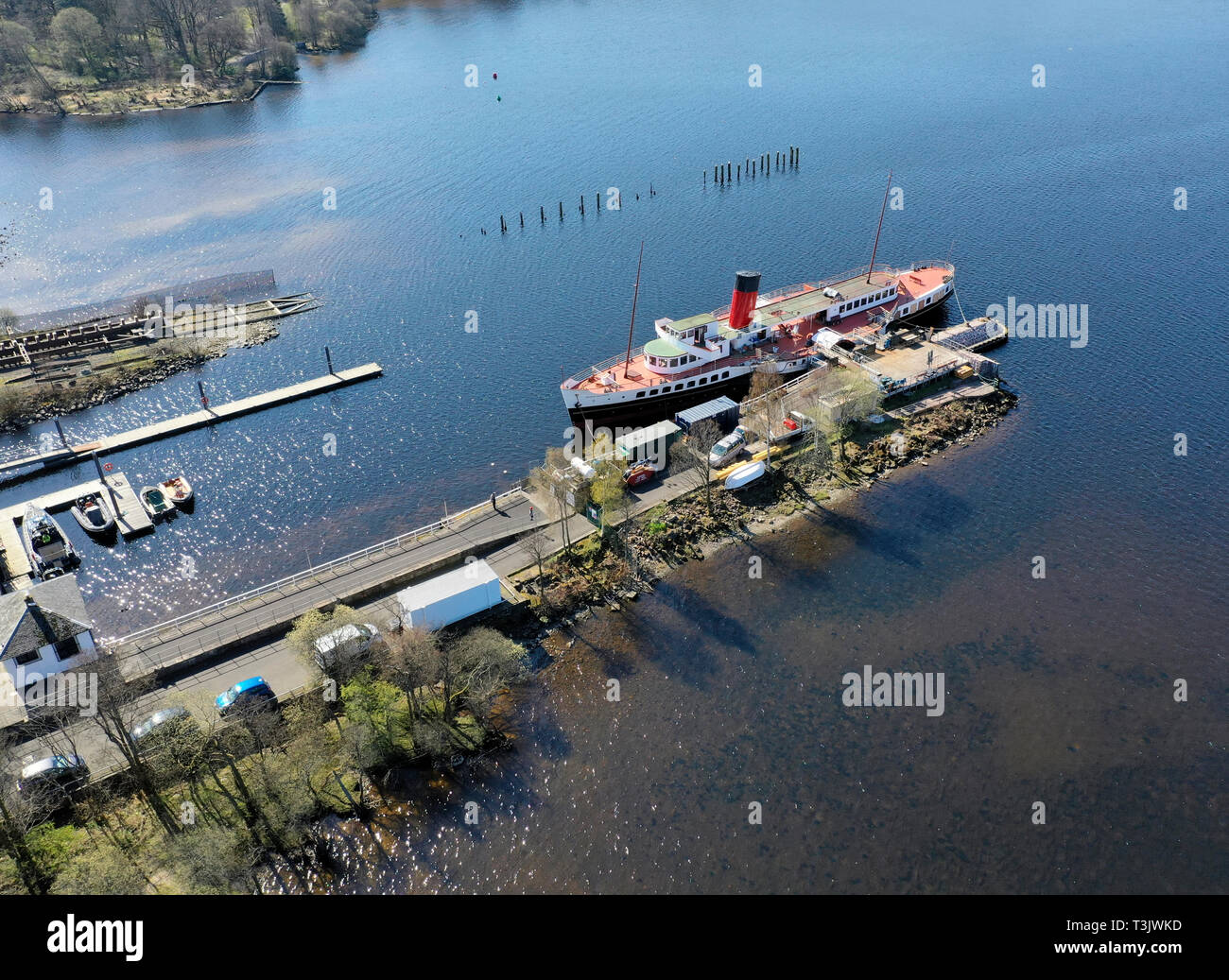 Balloch Country Park, UK. 10th Apr, 2019. Beautiful spring sunshine at ...