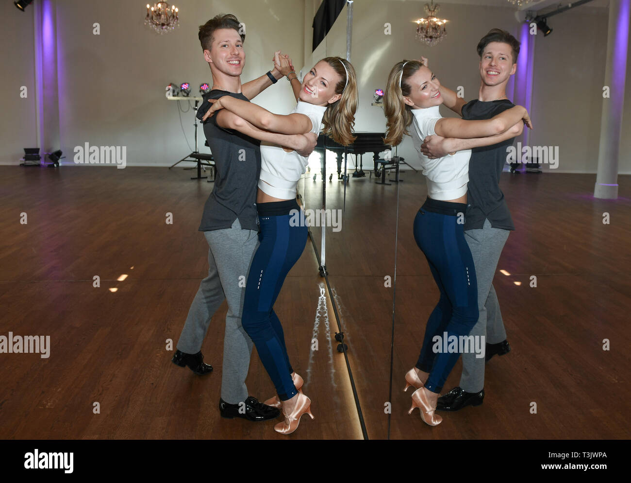 Ella endlich let's dance training hi-res stock photography and images ...