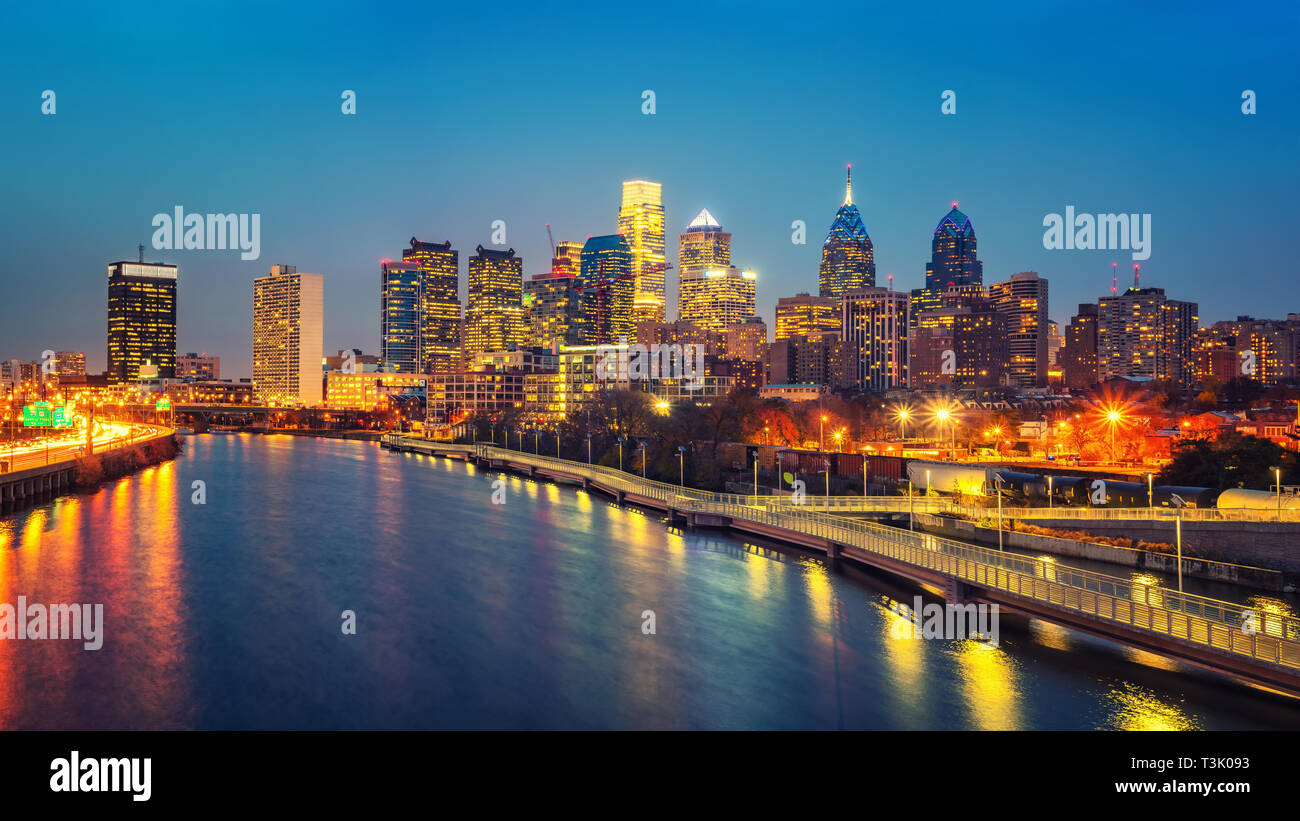 Downtown skyline philadelphia hi-res stock photography and images - Alamy
