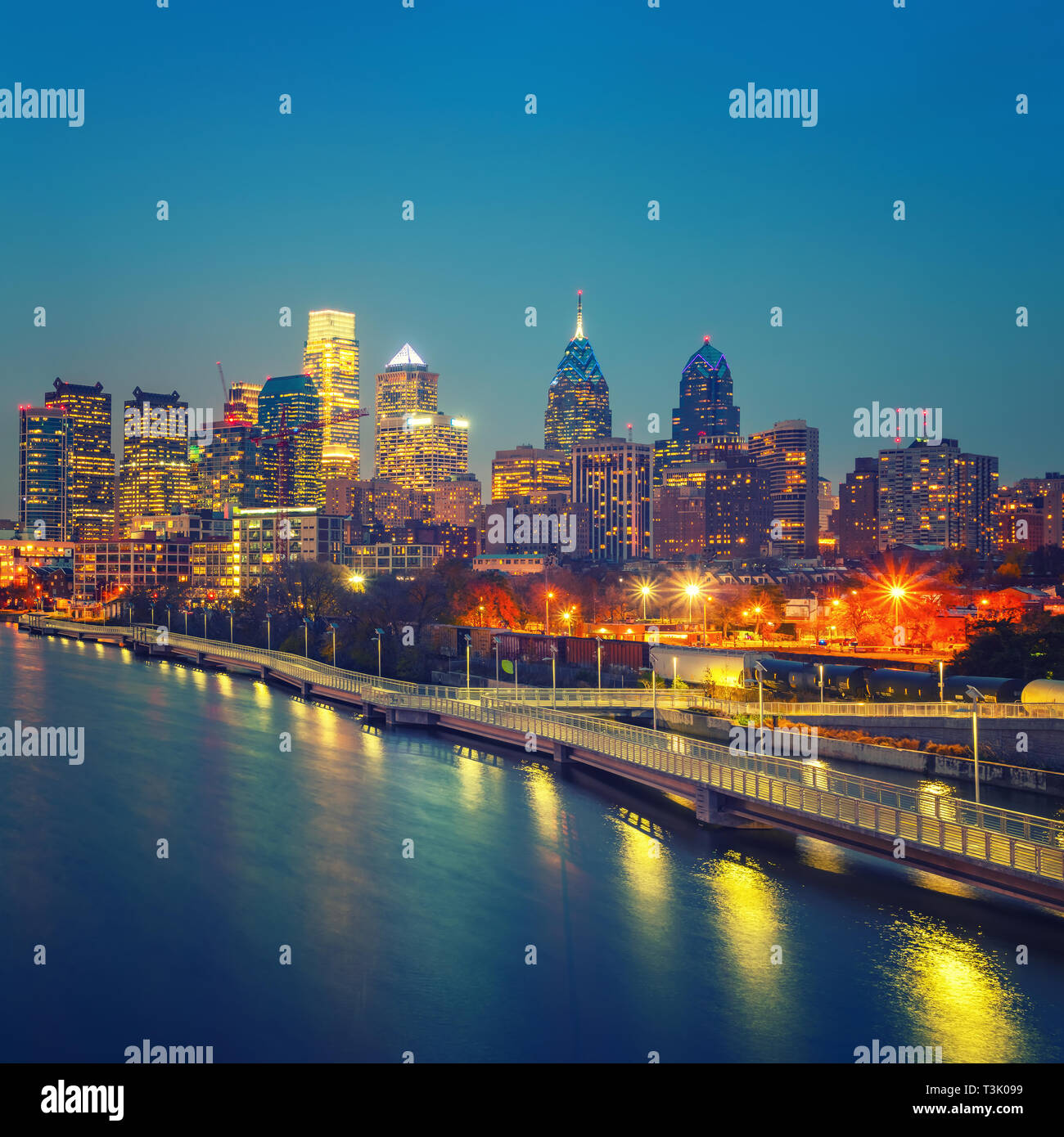 Downtown skyline philadelphia hi-res stock photography and images - Alamy