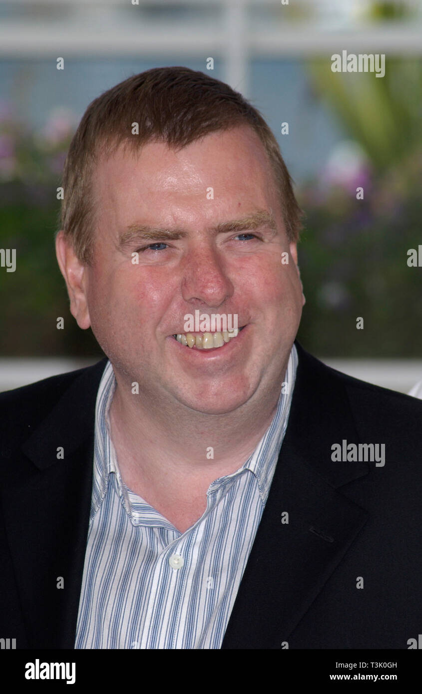 CANNES, FRANCE. May 17, 2002: Actor TIMOTHY SPALL at the photocall in ...