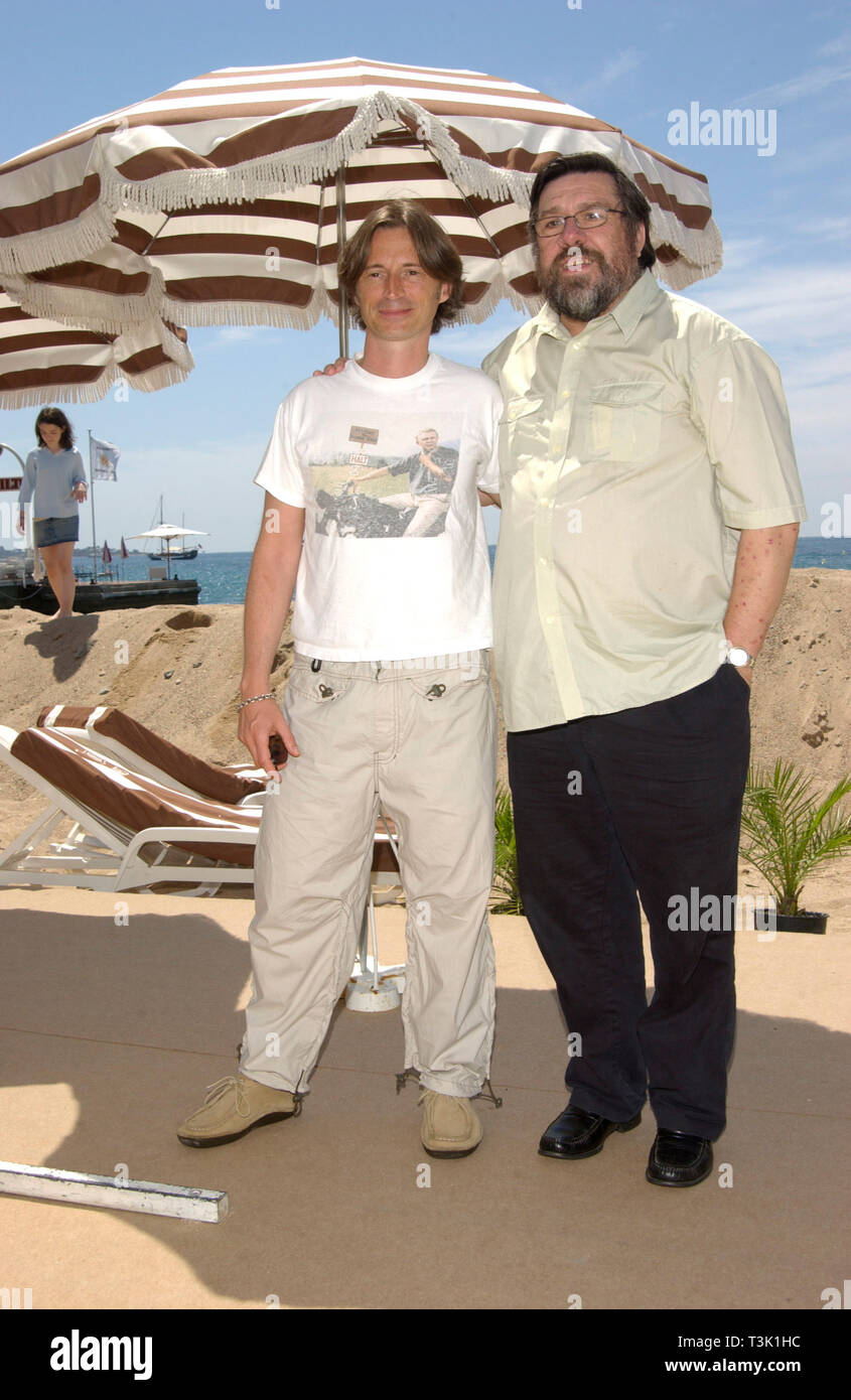 CANNES, FRANCE. May 21, 2002: Actors ROBERT CARLYSLE (left) & RICKY ...