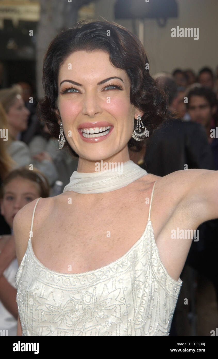 Lara flynn boyle men in black hi-res stock photography and images - Alamy