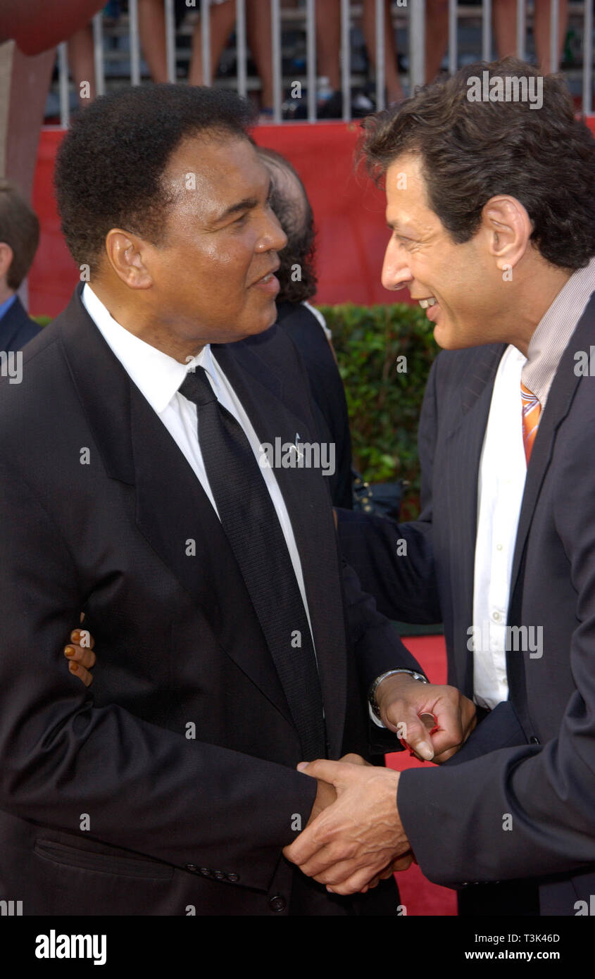 LOS ANGELES, CA. July 10, 2002: Former boxer MUHAMMAD ALI (left ...