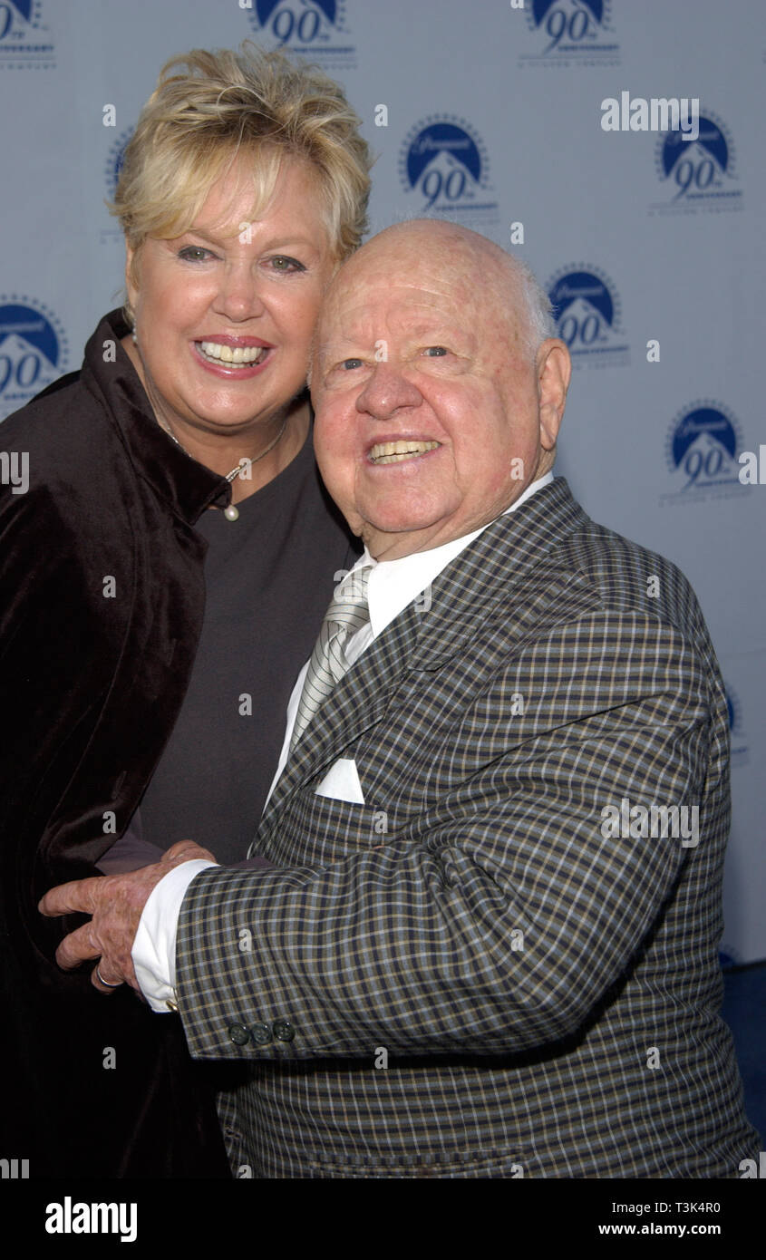 LOS ANGELES, CA. July 14, 2002: Actor MICKEY ROONEY & wife JAN at the ...