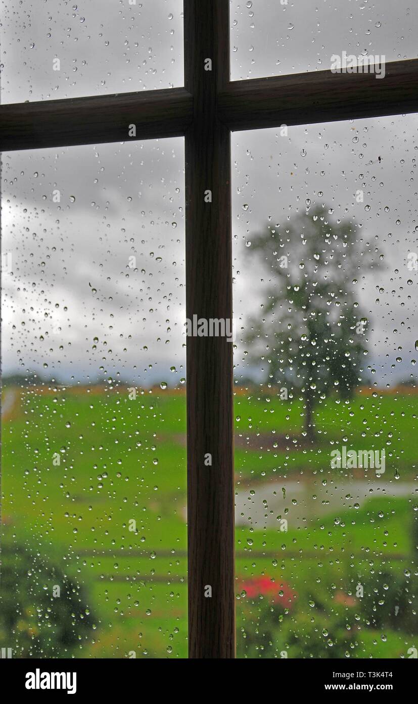 Rainy day window hi-res stock photography and images - Alamy