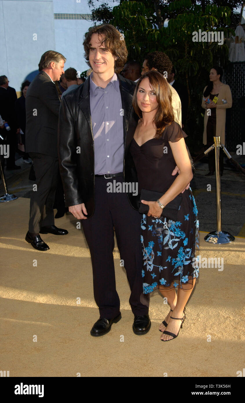 LOS ANGELES, CA. July 22, 2002: Actress/singer SUSANNA HOFFS & director ...