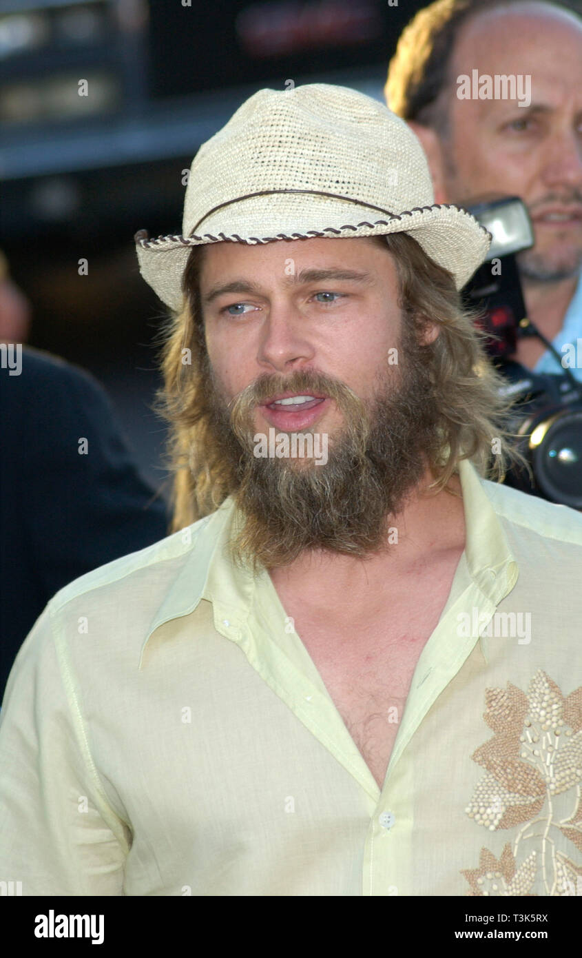 Full frontal 2002 hi-res stock photography and images - Alamy