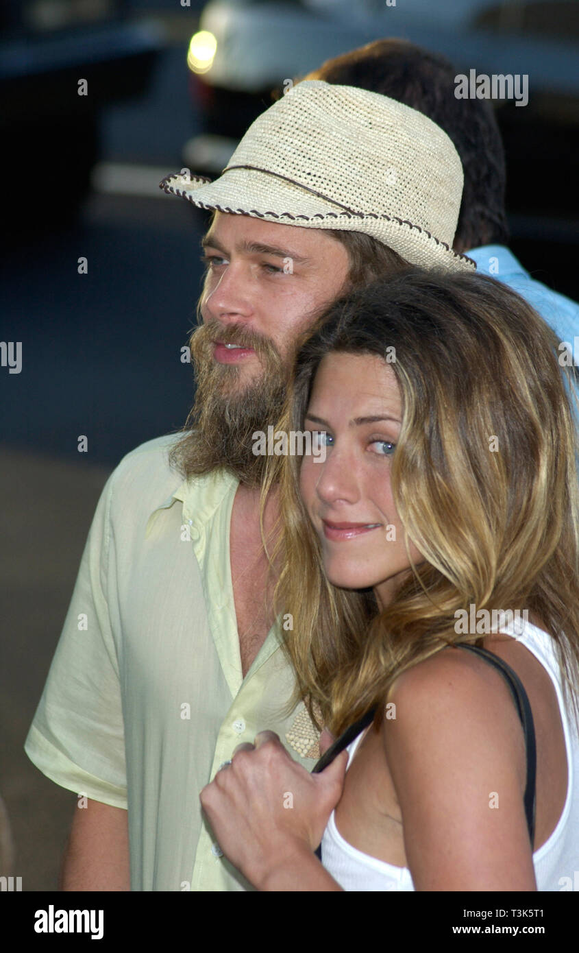 LOS ANGELES, CA. July 23, 2002: Actor BRAD PITT & actress wife JENNIFER ...