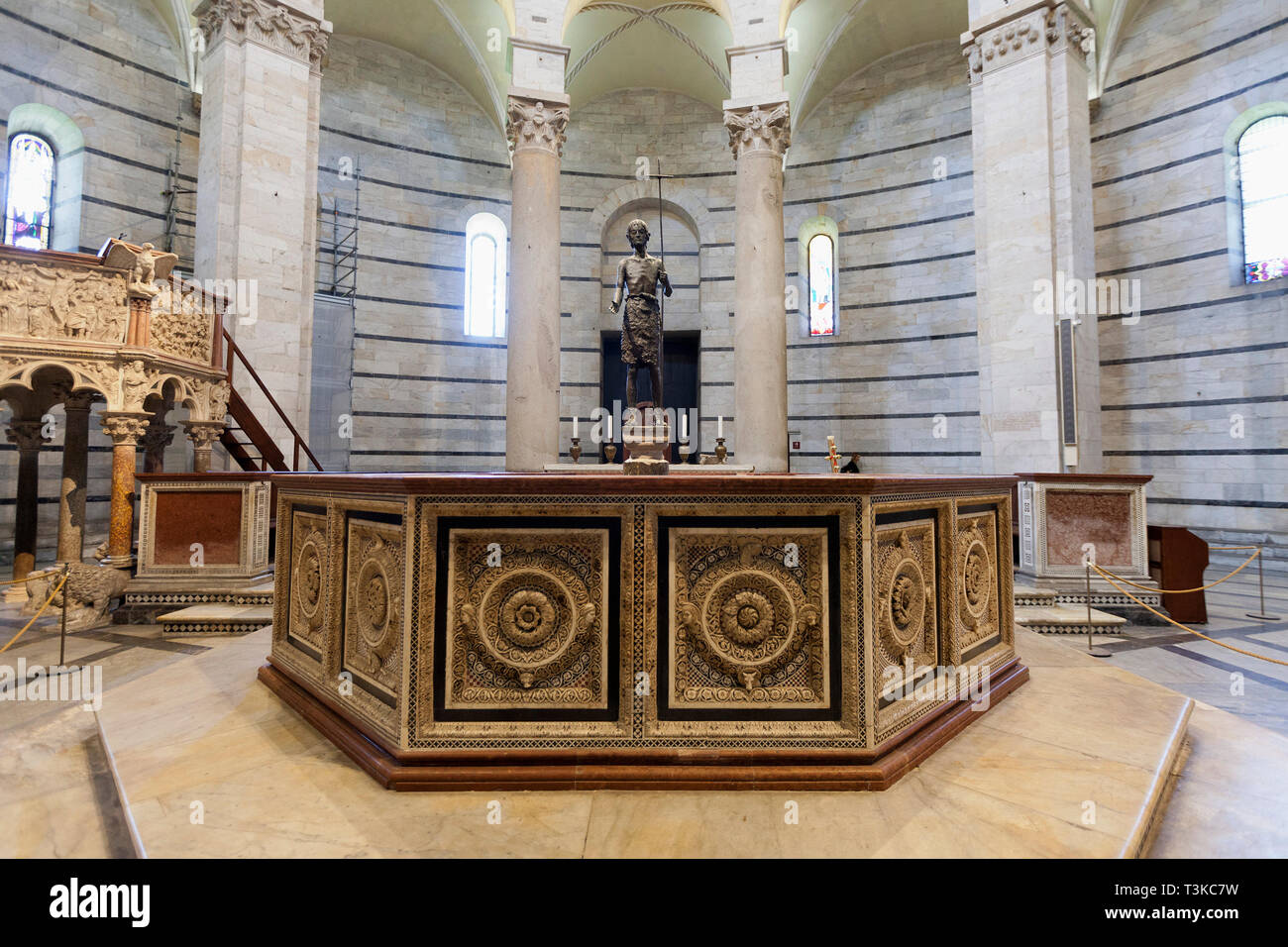 Octagonal font hi-res stock photography and images - Alamy