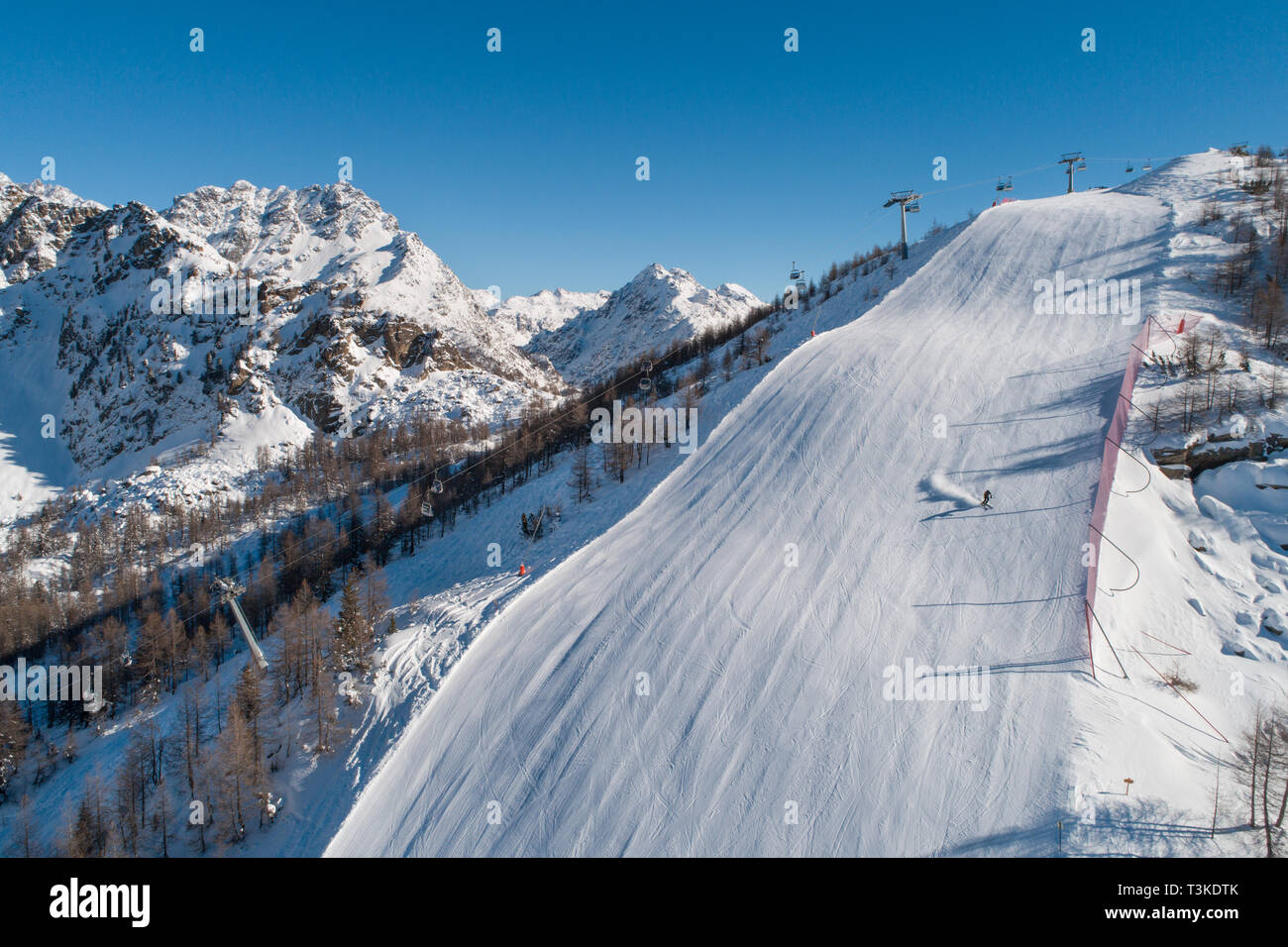 Slope with ski hi-res stock photography and images - Alamy