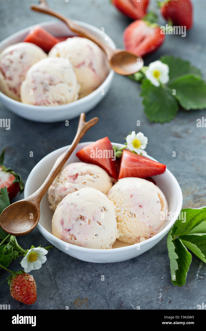 Strawberry ice cream with fresh berries Stock Photo - Alamy