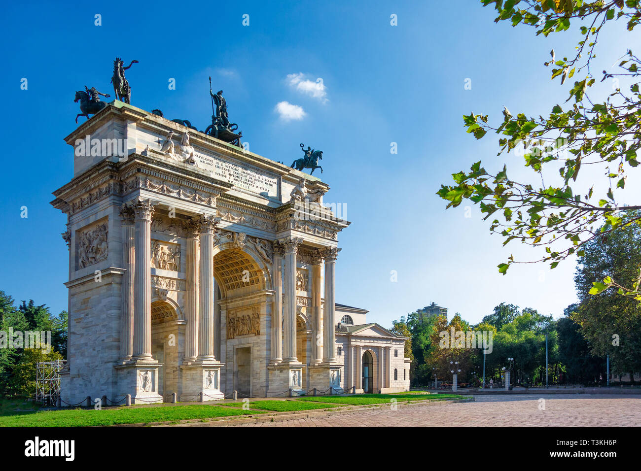 Peace arch hi-res stock photography and images - Alamy