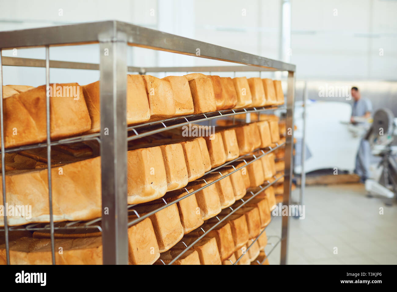Bread bakery rack hi-res stock photography and images - Alamy