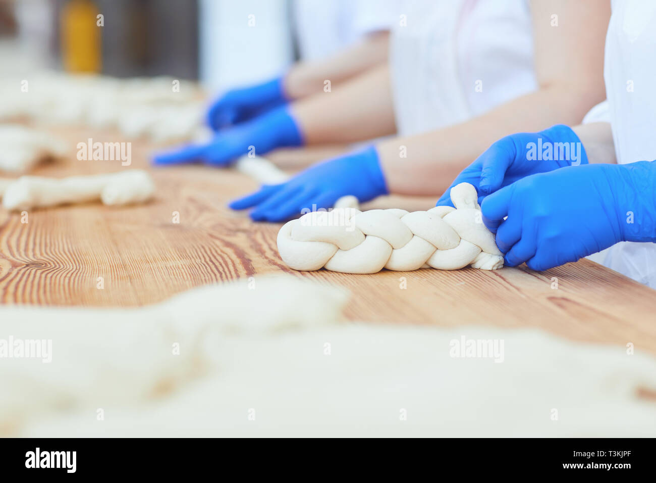 Hand hands bake bakery hi-res stock photography and images - Alamy