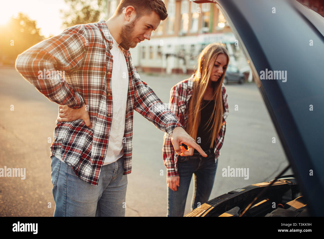 Breakdown car hi-res stock photography and images - Alamy