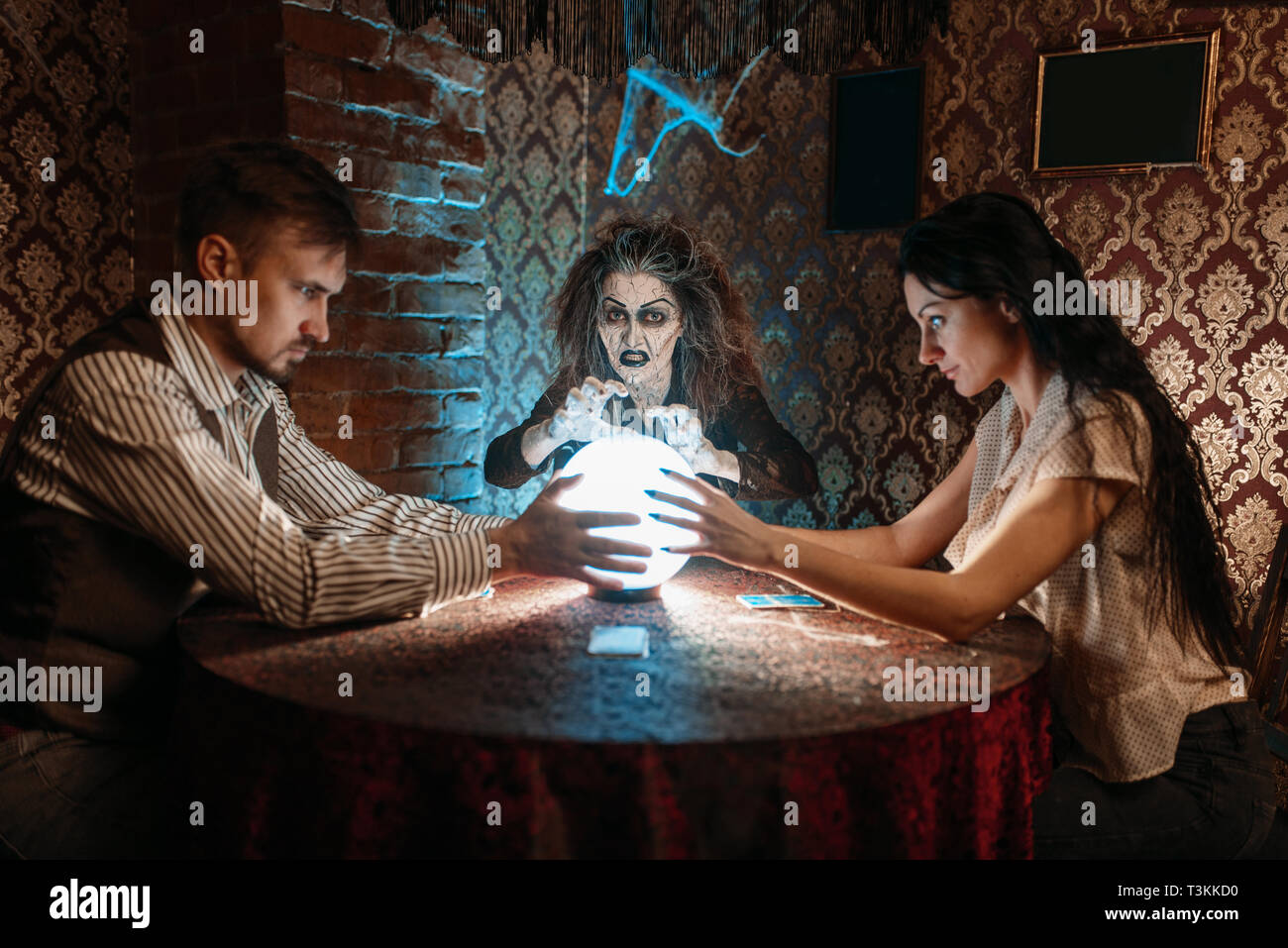 Fortune hand prophecy crystal teller ball hi-res stock photography and ...