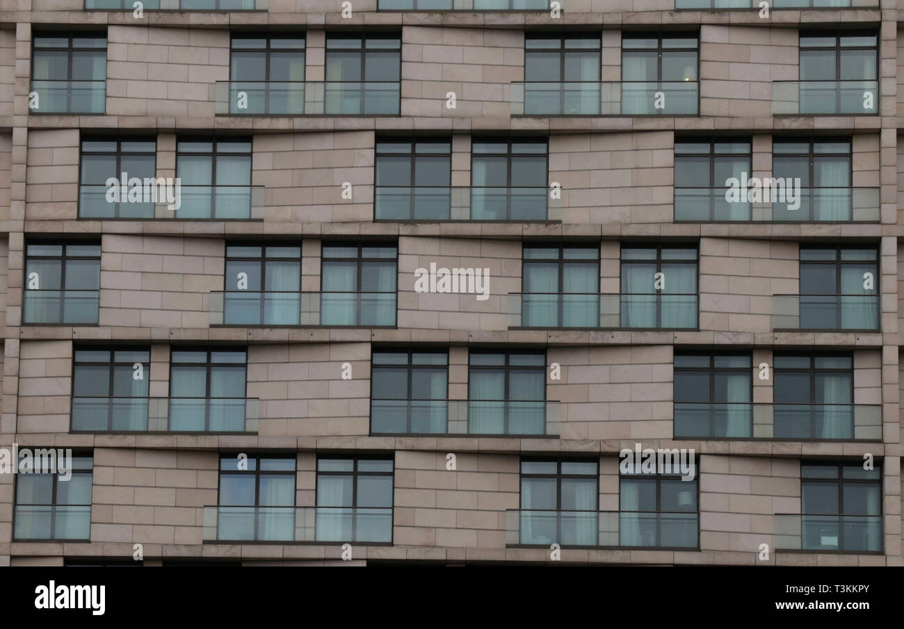 1960s buildings in london hi-res stock photography and images - Alamy