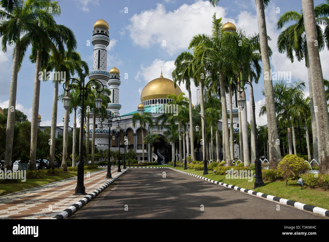 Jame' Asr Hassanil Bolkiah Mosque, Bandar Seri Begawan, Sultanate of ...