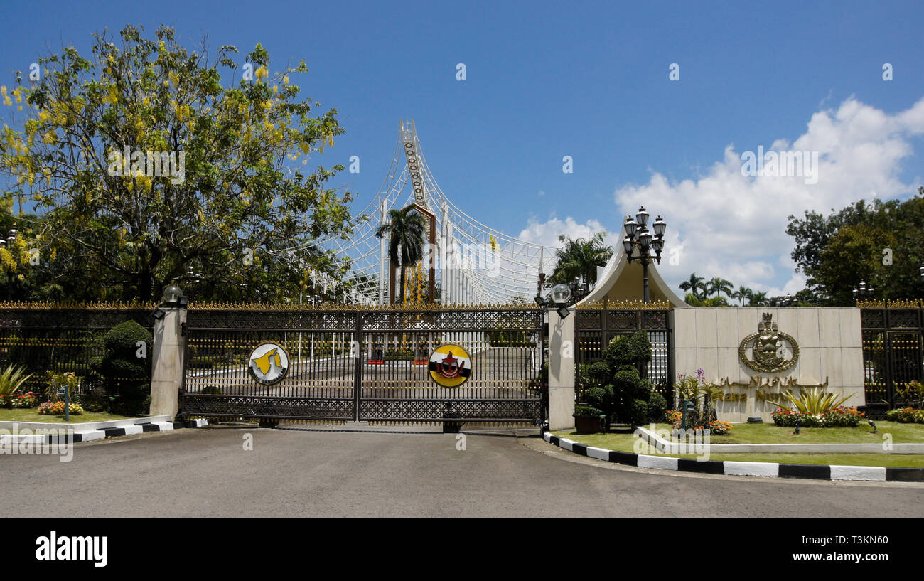 Sultan's palace brunei hi-res stock photography and images - Alamy