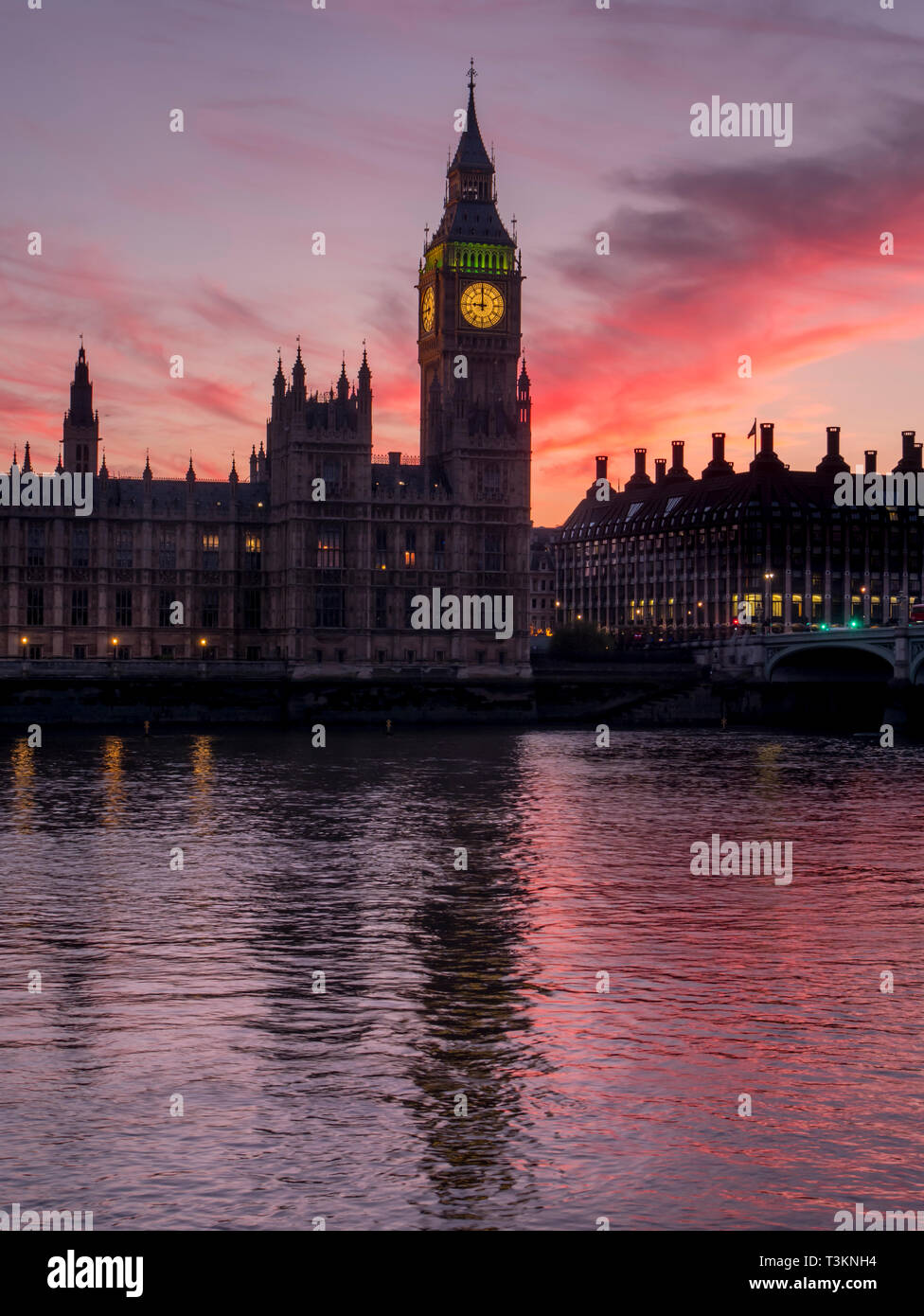 Night silhouette big ben light hi-res stock photography and images - Alamy