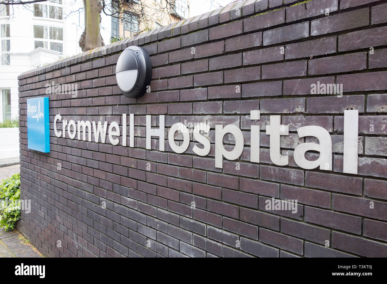 The private sector Bupa Cromwell Hospital, Cromwell Road, Kensington ...