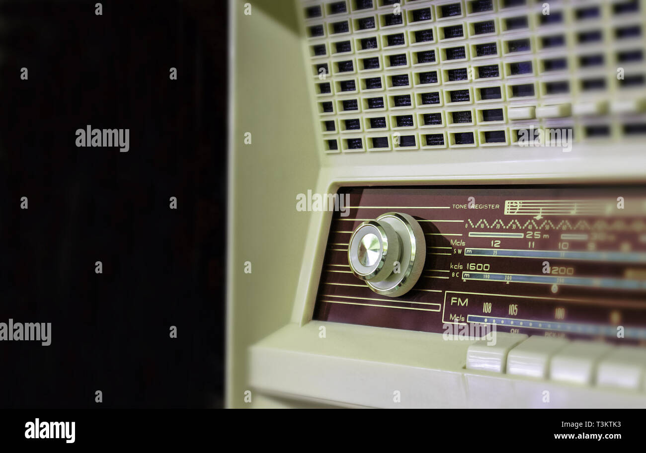 Vintage radio receiver circuit hi-res stock photography and images - Alamy