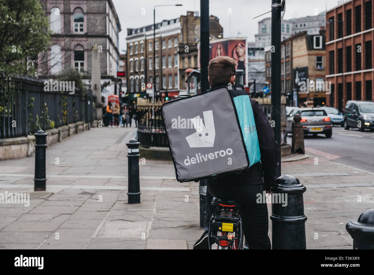 Deliveroo staff hi-res stock photography and images - Alamy