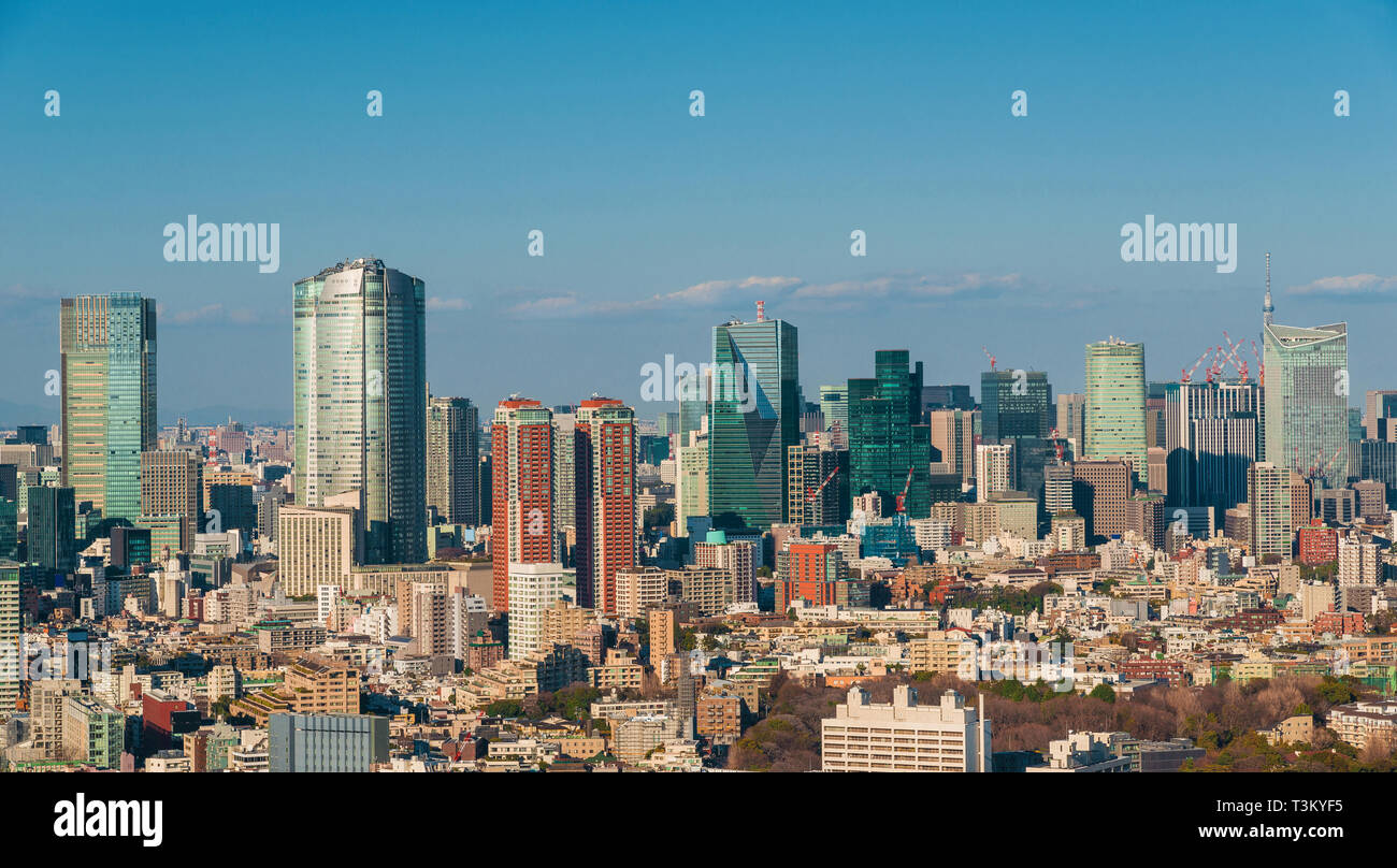 Tokyo skyline vertical hi-res stock photography and images - Alamy