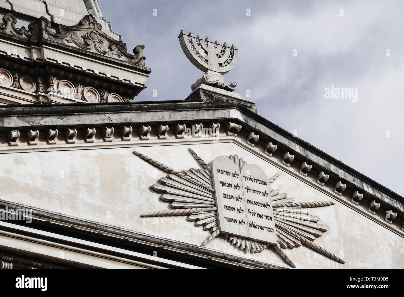 The synagogue tempio maggiore di roma hi-res stock photography and ...