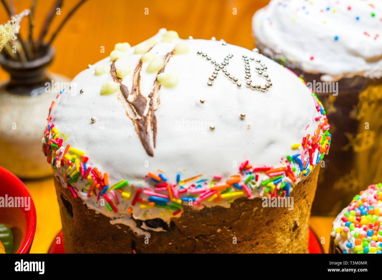 Kulichi traditional russian easter hi-res stock photography and images ...