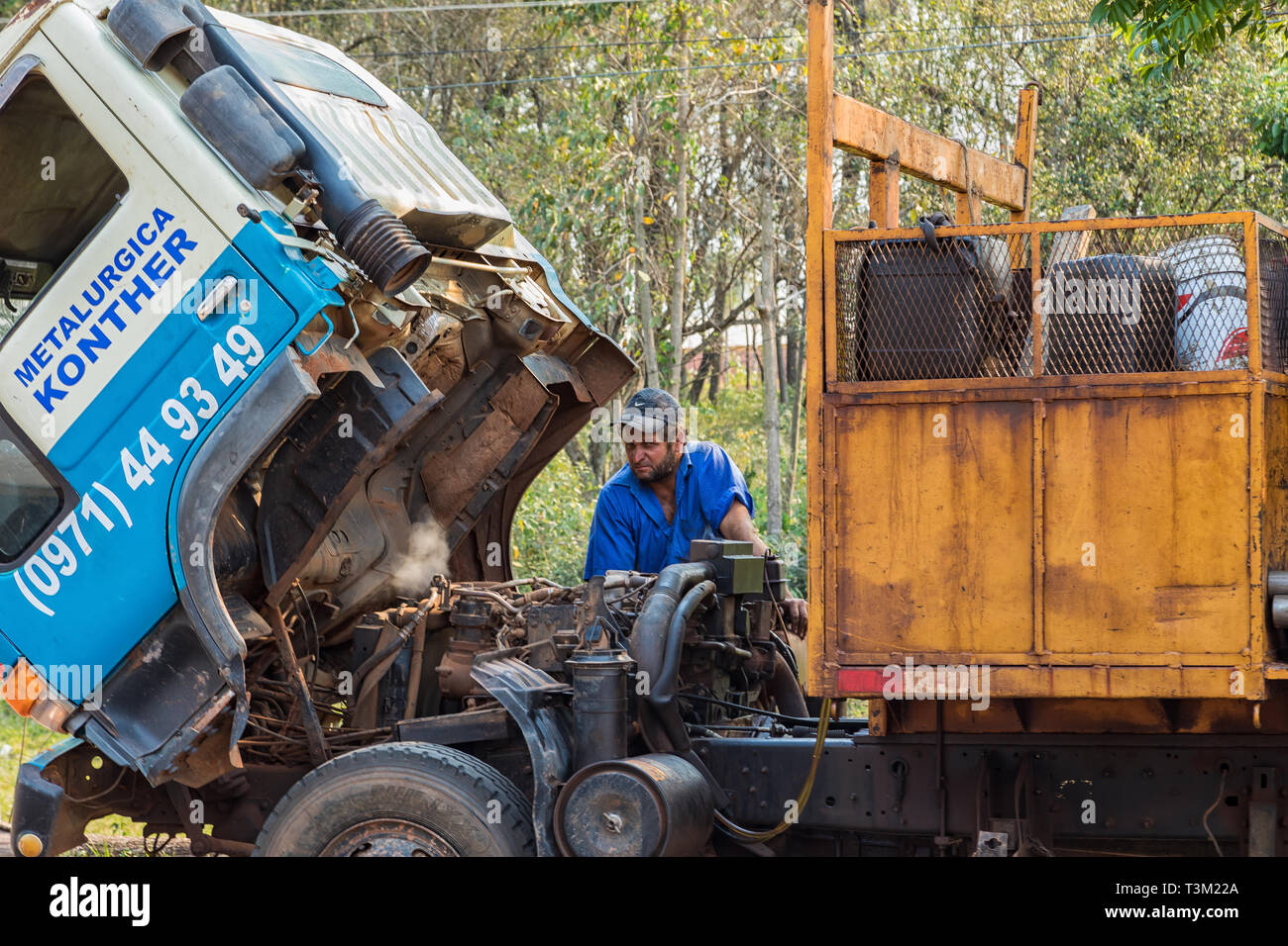 Overheated worker hi-res stock photography and images - Alamy