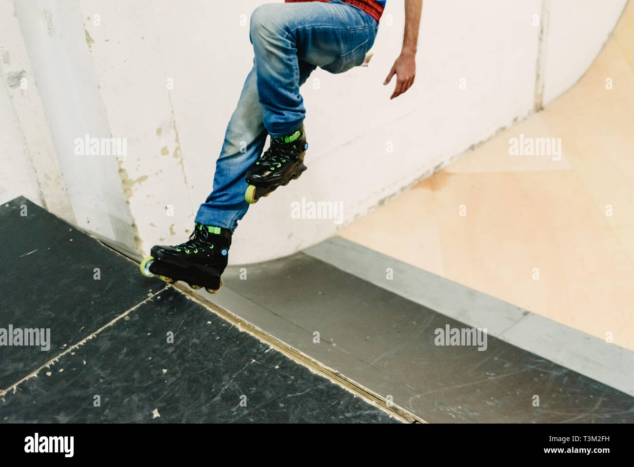Inline skater skate park ramp hi-res stock photography and images - Alamy