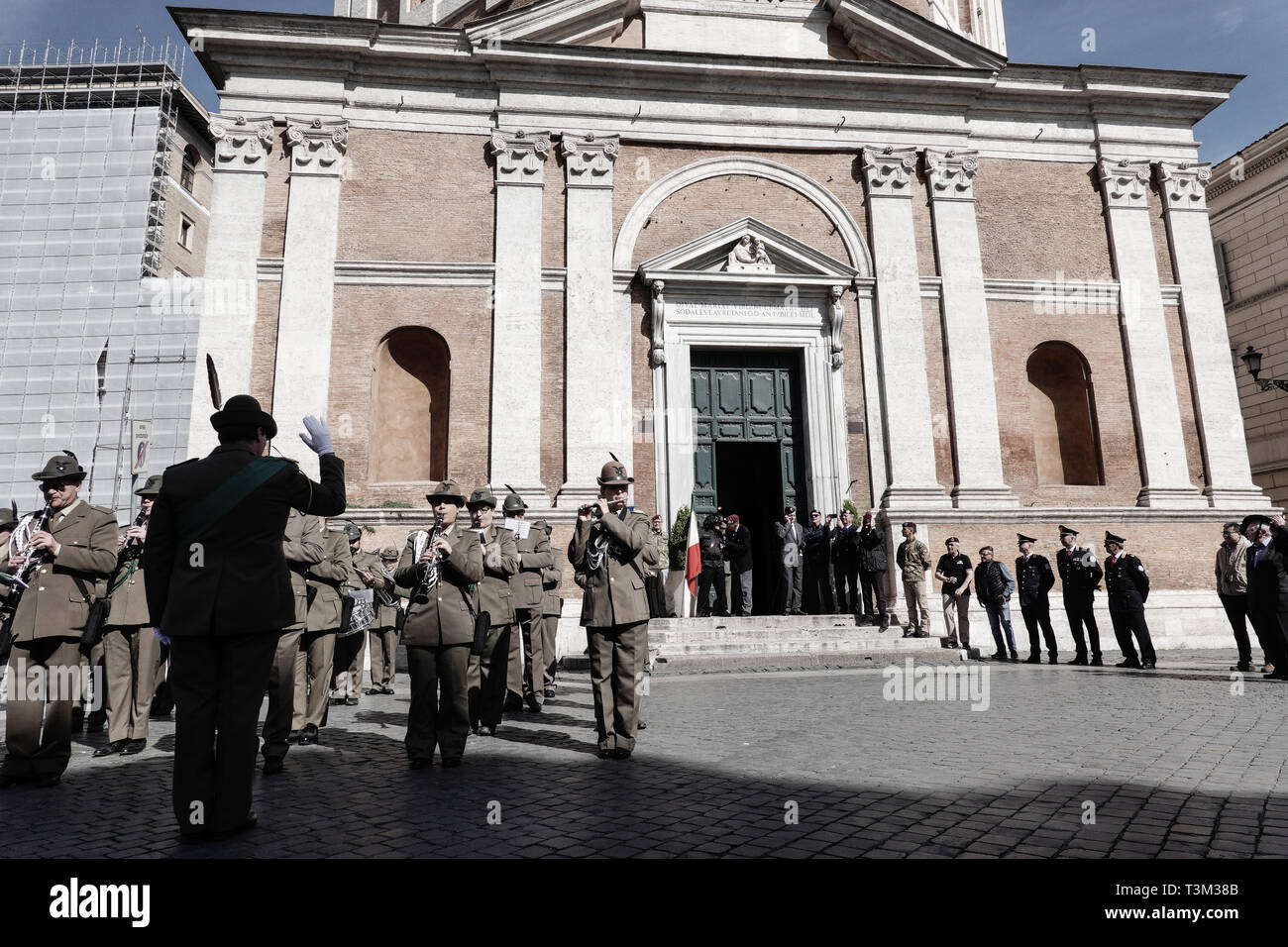 Alpini uniform hi-res stock photography and images - Alamy