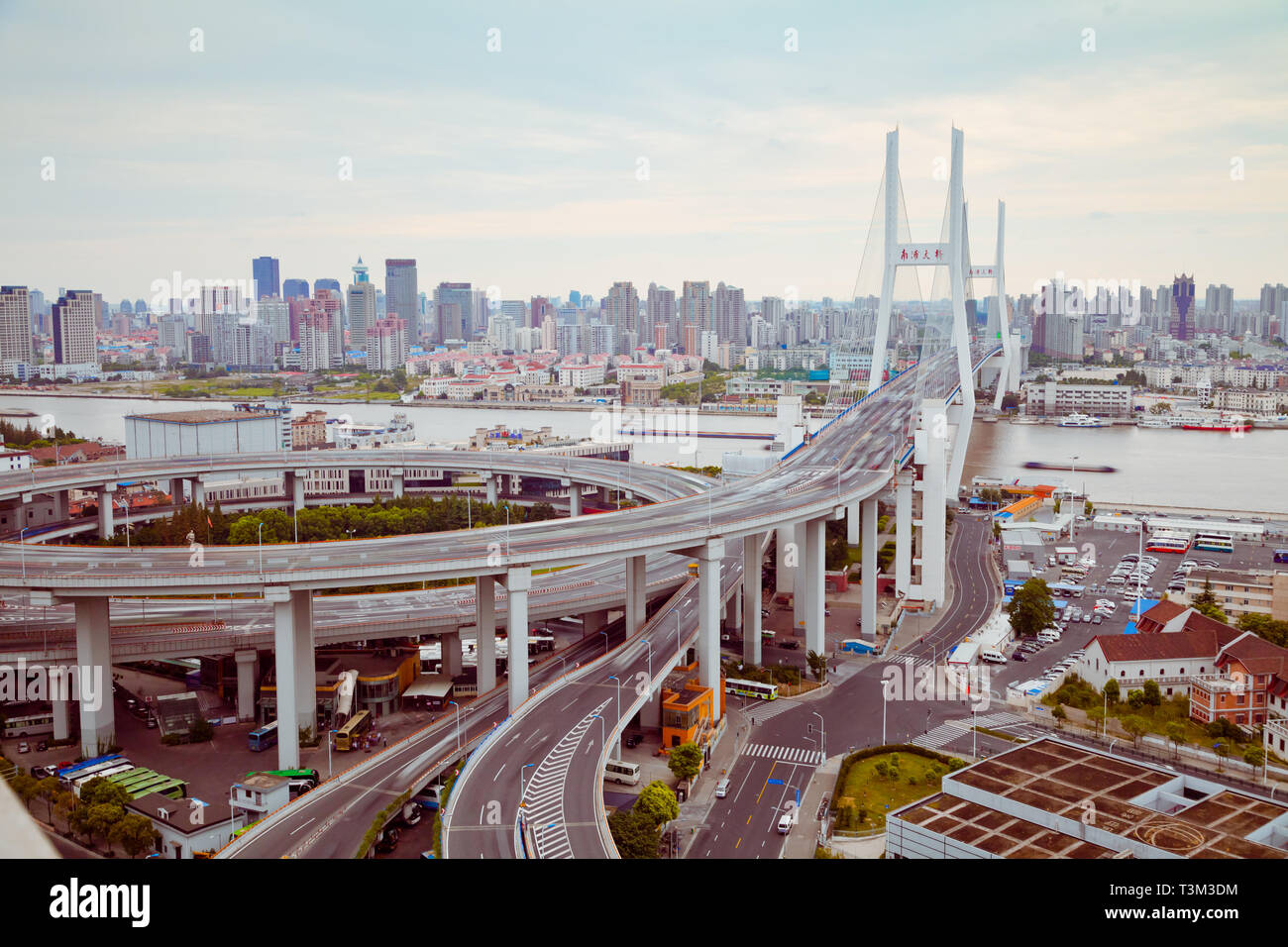City and shanghai bridge hi-res stock photography and images - Alamy