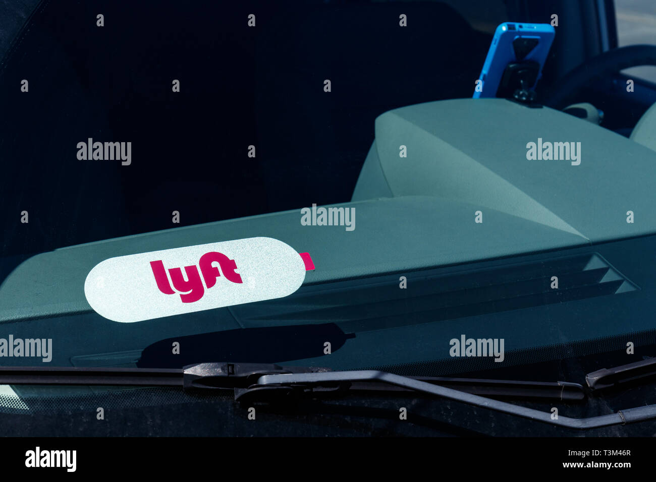 Uber sticker hi-res stock photography and images - Alamy