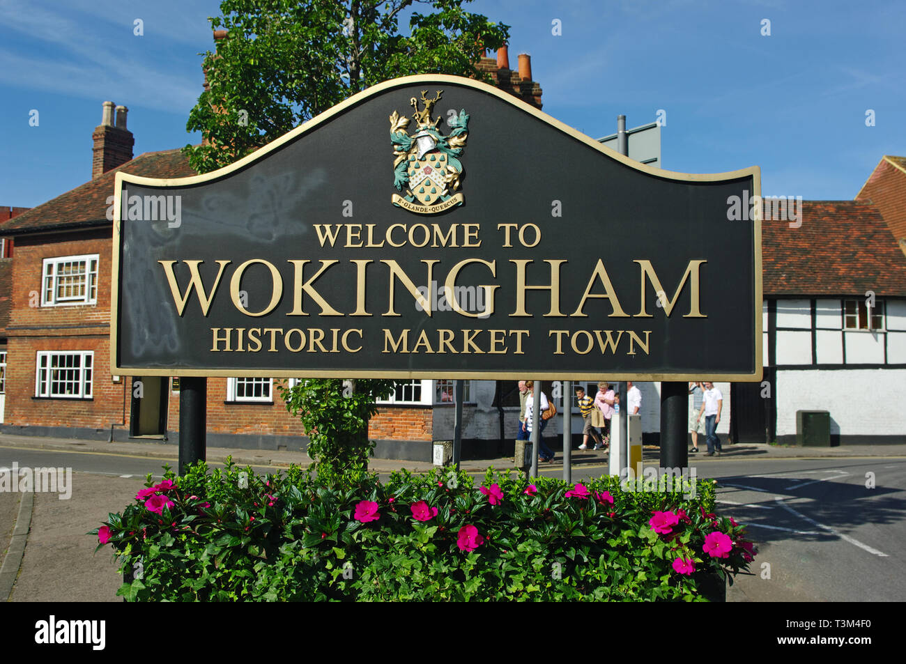 Wokingham Town Sign Berkshire Stock Photo - Alamy
