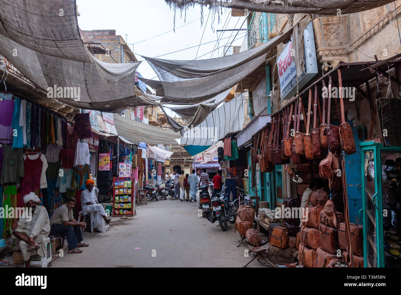 Market shades hi-res stock photography and images - Alamy