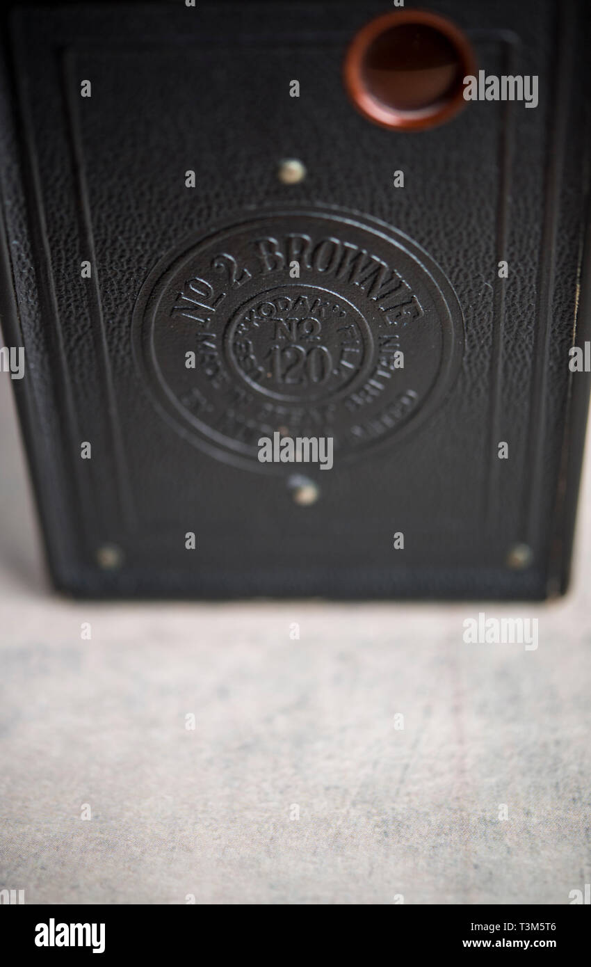 Vintage brownie camera hi-res stock photography and images - Alamy