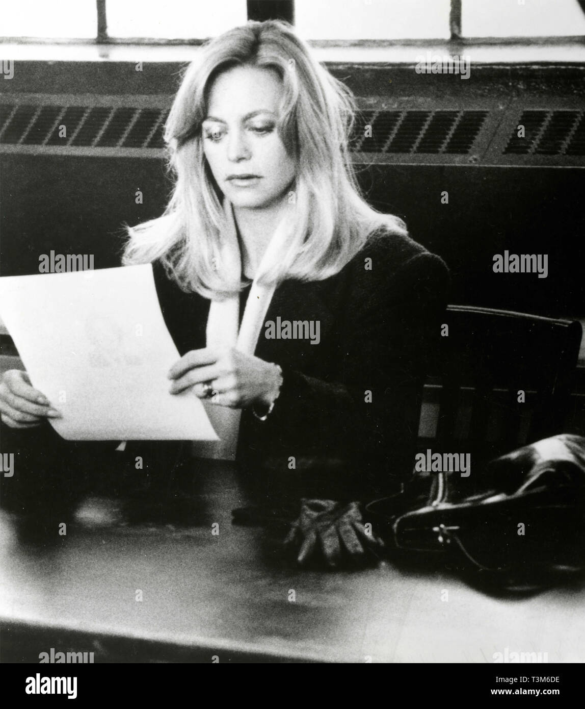 Deceived 1991 goldie hawn hi-res stock photography and images - Alamy