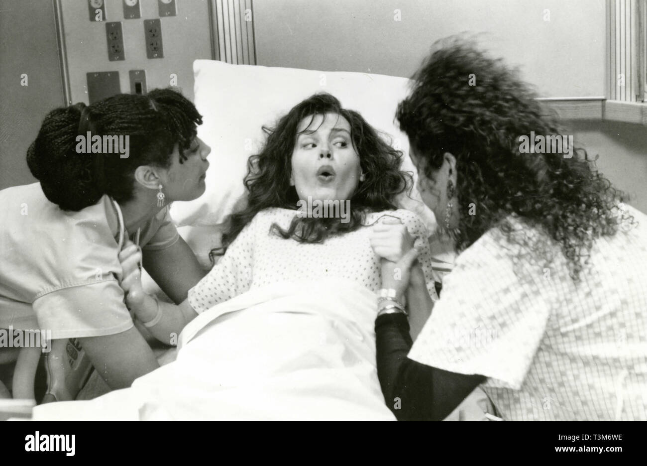 Geena Davis and Aida Turturro in the movie Angie, 1994 Stock Photo - Alamy