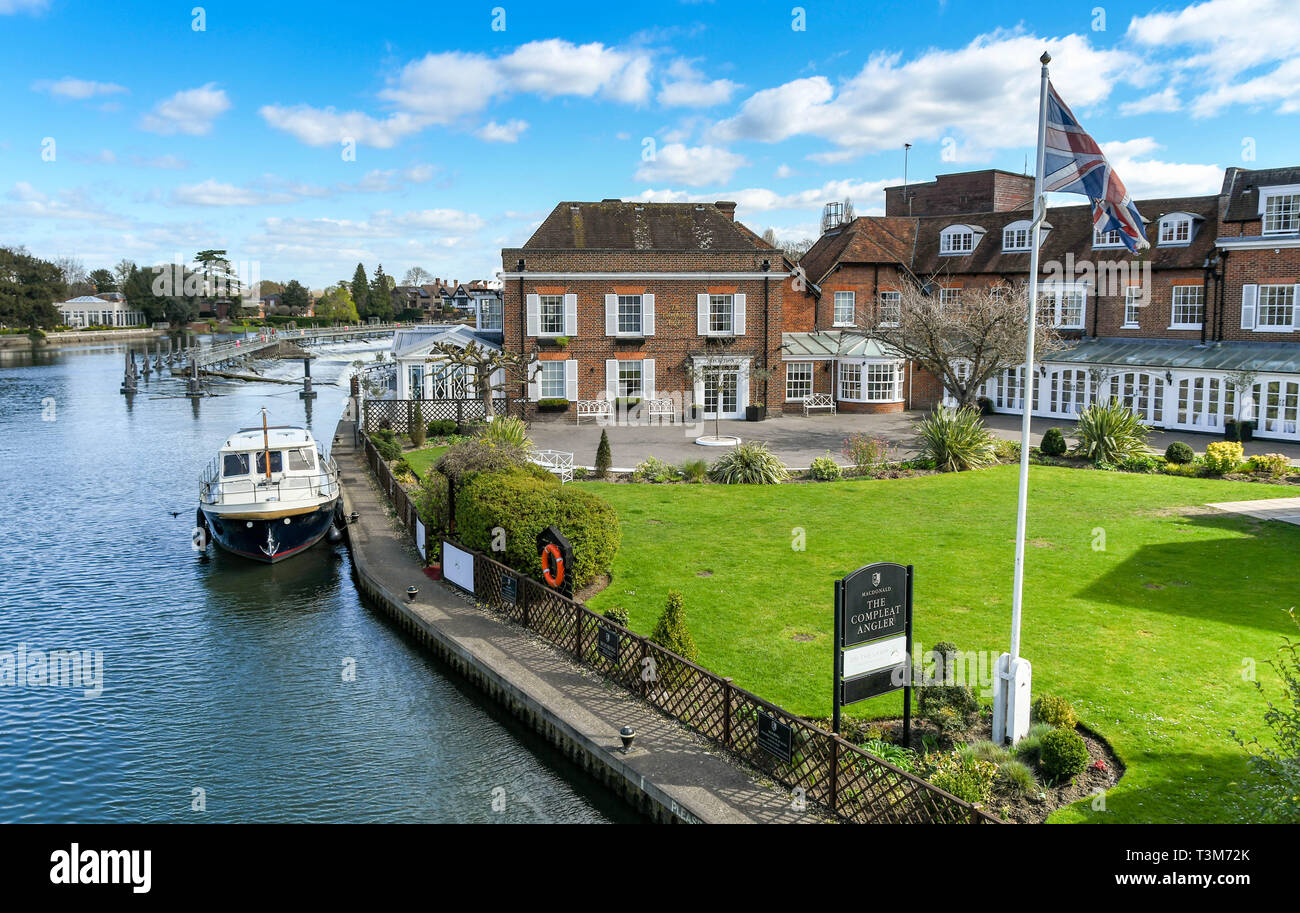 The compleat angler marlow hi-res stock photography and images - Alamy