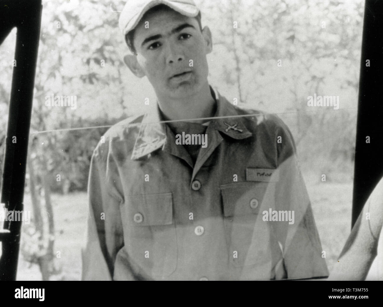 Scene from the movie Taste of Cherry, 1997 Stock Photo - Alamy